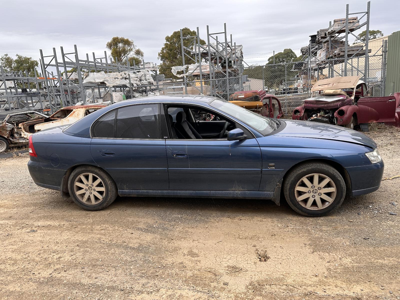 Side Step/Skirt Commodore Holden 2003
