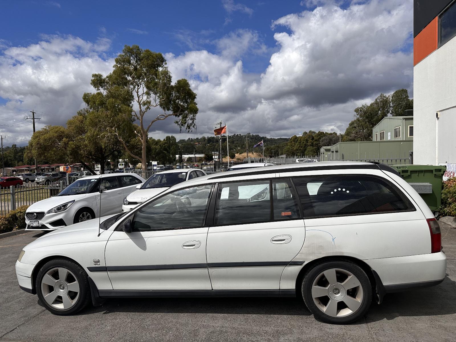 Front Bumper Commodore Holden 2003
