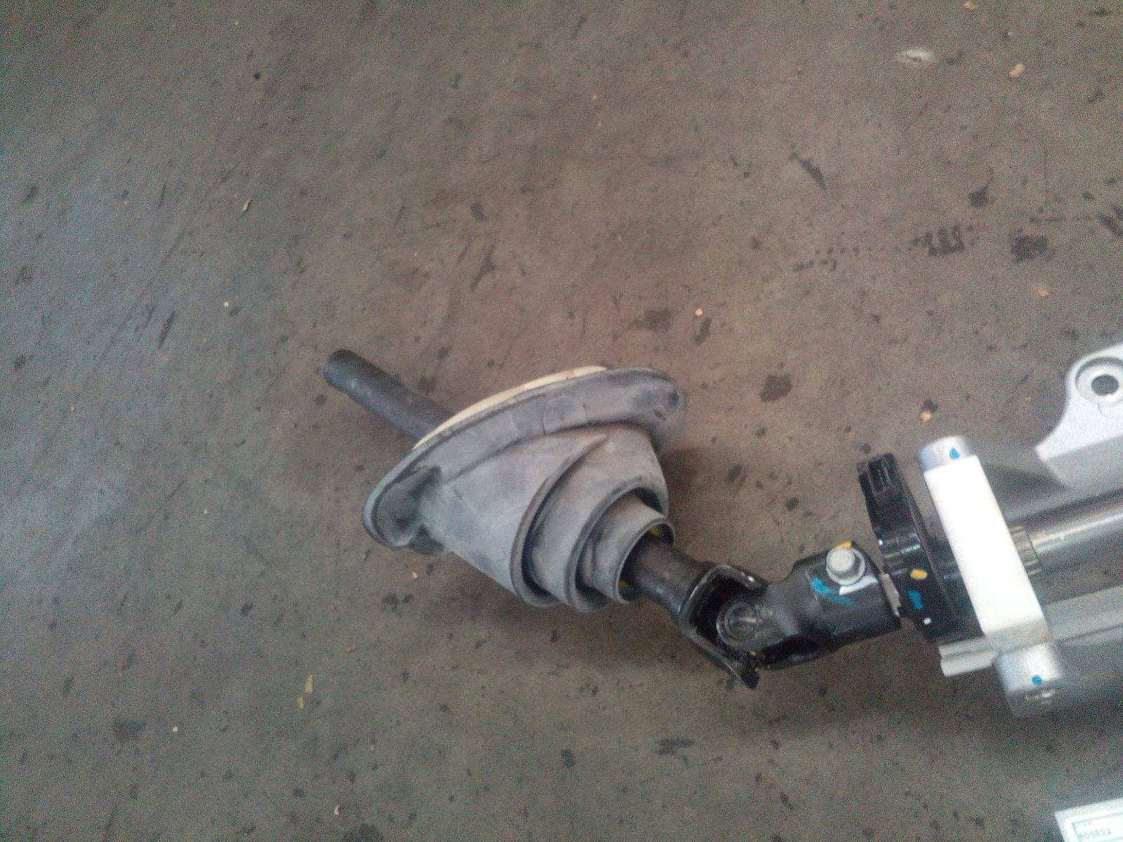 Column Commodore Holden 2011