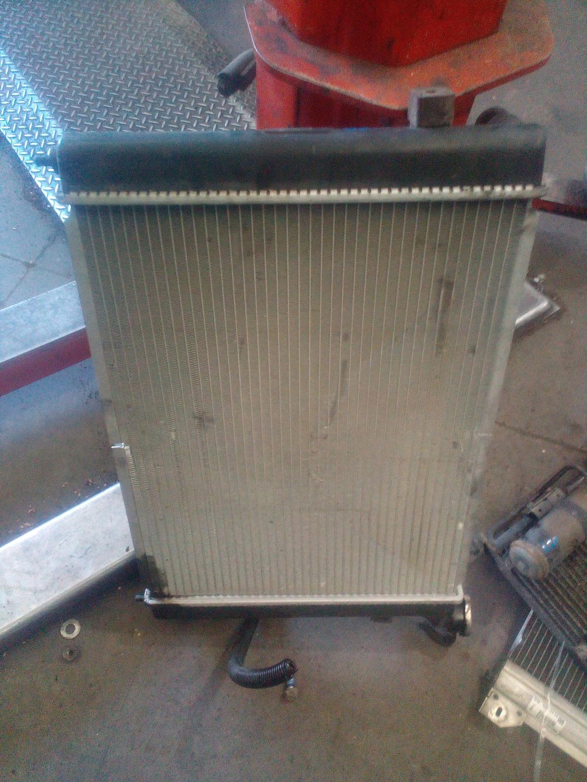 Radiator Commodore Holden 1996