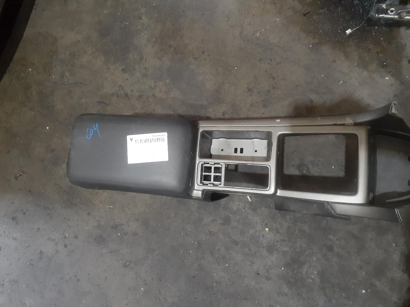 Console Commodore Holden 2003