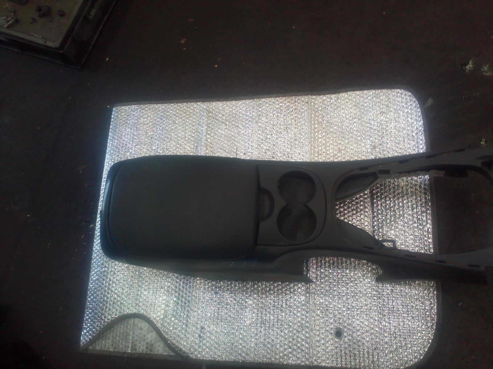 Console Commodore Holden 2000