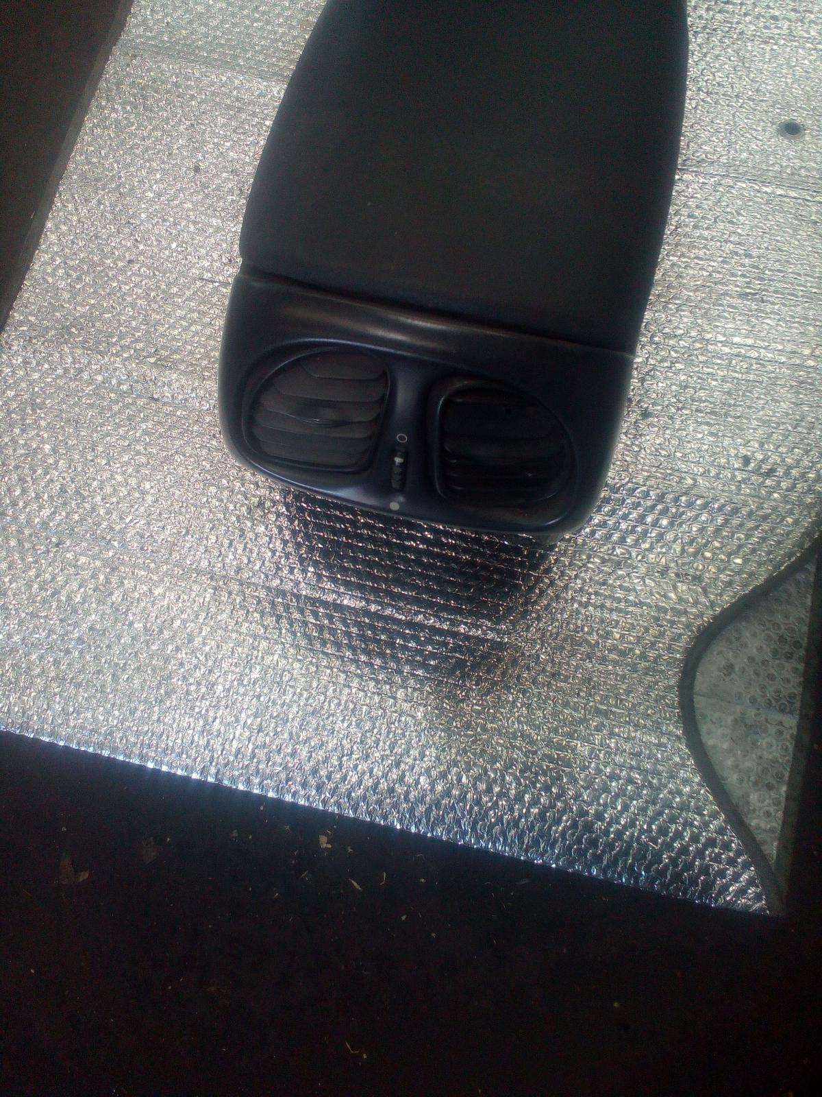 Console Commodore Holden 2000