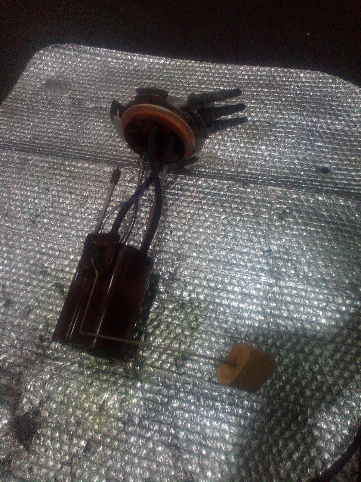 Fuel Pump Commodore Holden 2003